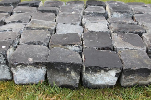 Antique & Reclaimed Reclaimed French blue-black cobblestones in basalt ...