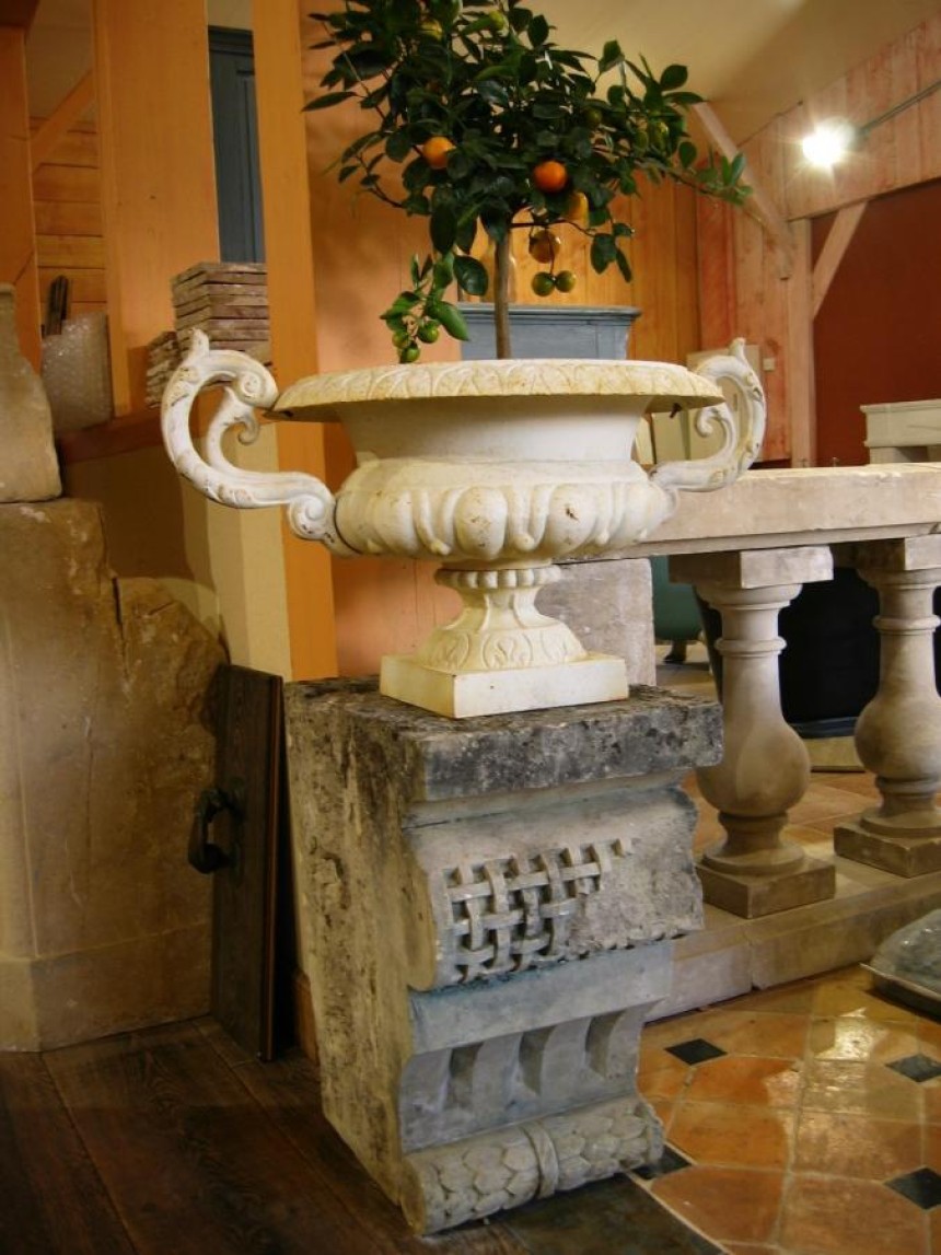 Antique & Reclaimed Socle en pierre calcaire / Antique carved corbel ...