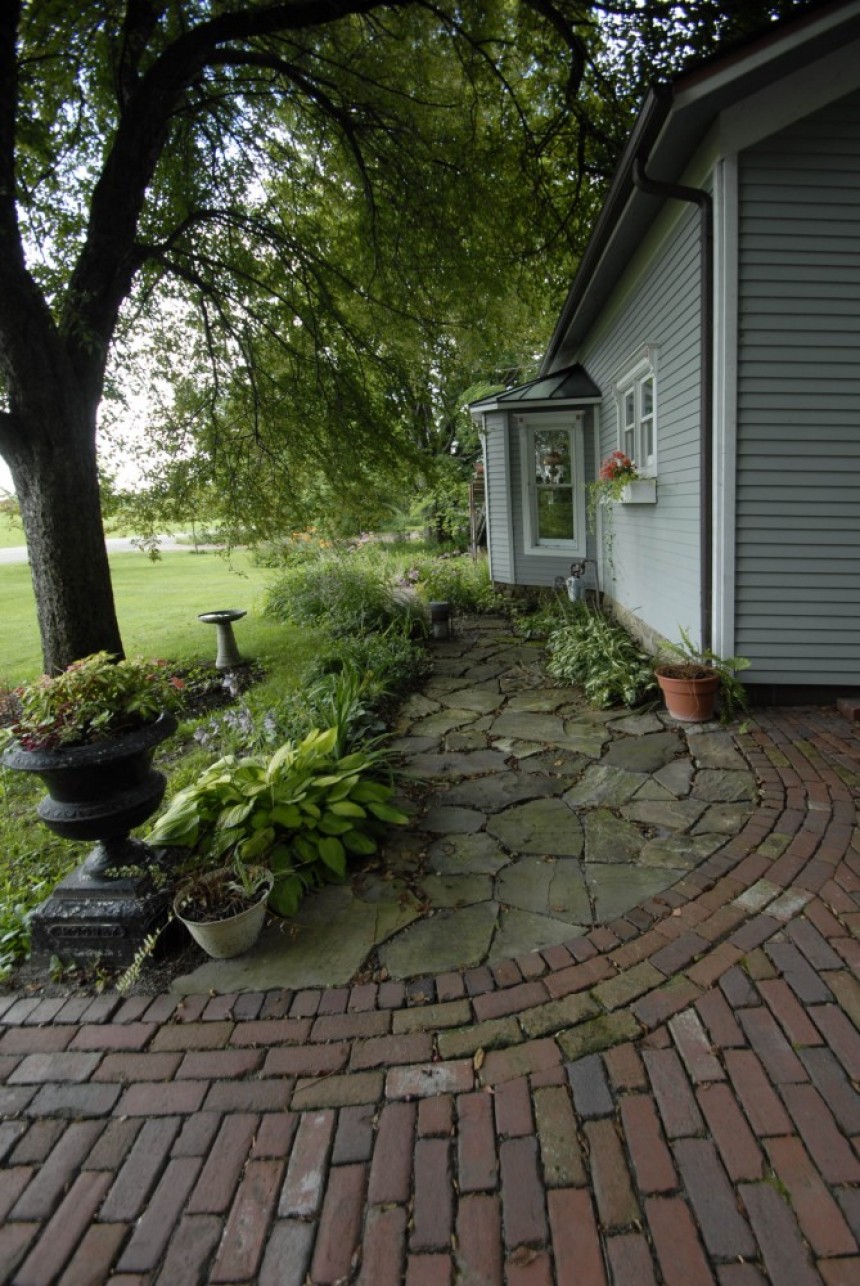 Antique & Reclaimed Jamestown Classic Reclaimed Street Brick Pavers ...