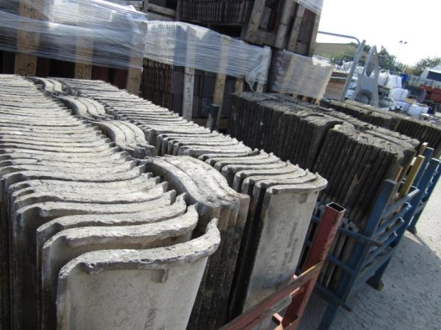 Antique & Reclaimed Reclaimed Redland 52 Roof Tiles (per batch of 50 ...
