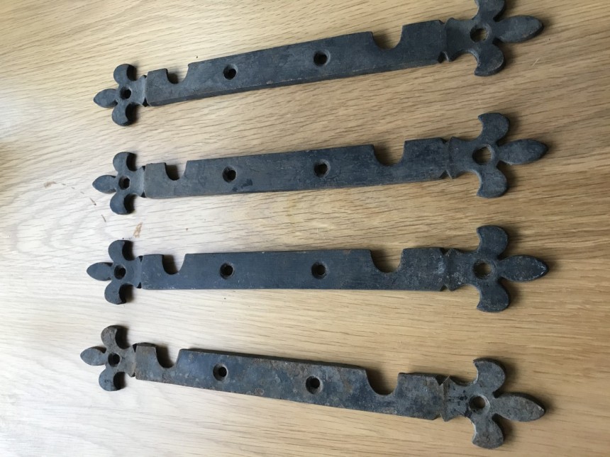 Antique & Reclaimed 4 Original Cast Gothic Straps- SalvoWEB UK