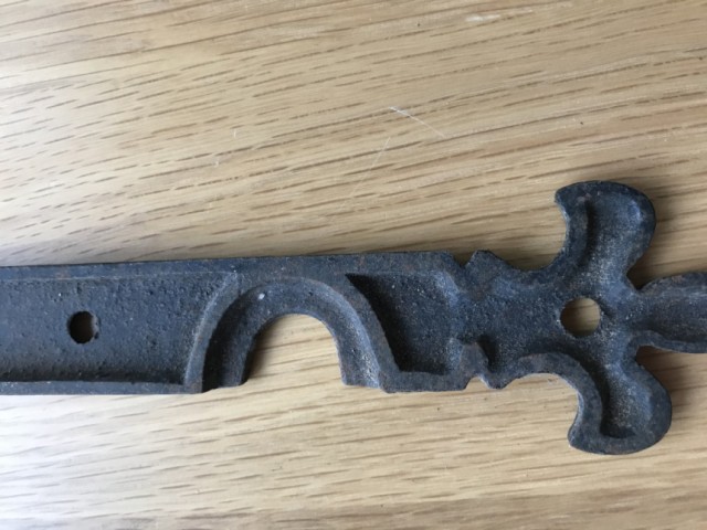 Antique & Reclaimed 4 Original Cast Gothic Straps- SalvoWEB UK