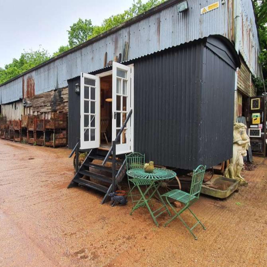 Recraft & Upcycled New Shepherds Hut made from reclaimed materials ...