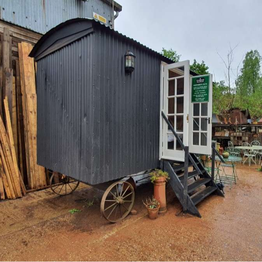 Recraft & Upcycled New Shepherds Hut made from reclaimed materials ...