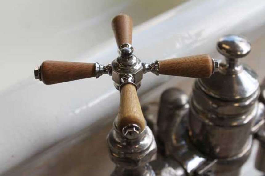Antique & Reclaimed Double ended fireclay bath- SalvoWEB UK