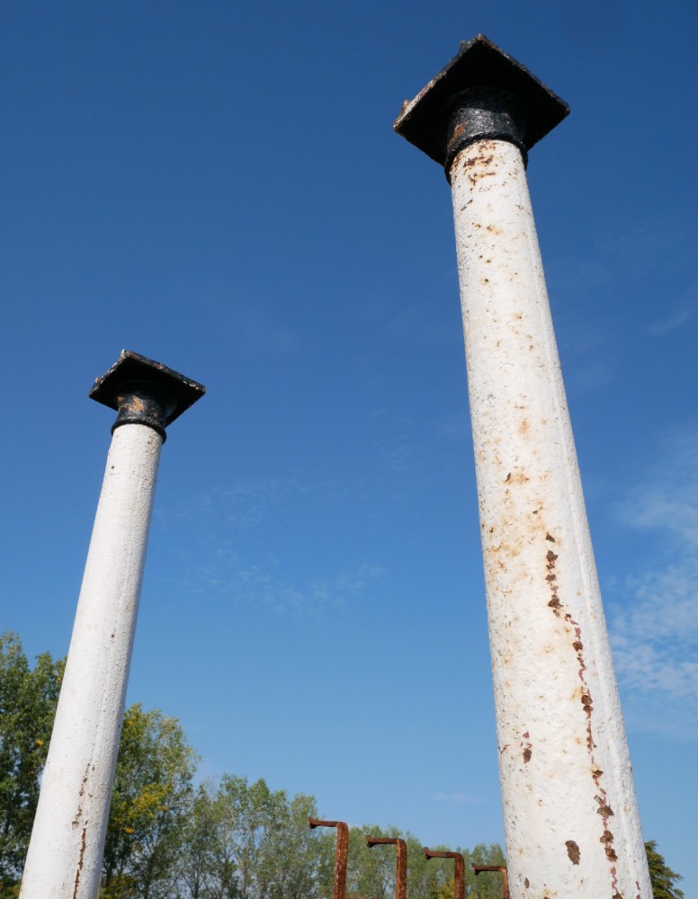 Antique & Reclaimed Pair of cast iron columns straight Prussian ...