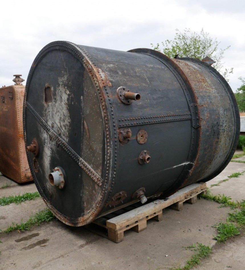 Antique & Reclaimed rivet tank around 1900- SalvoWEB Germany