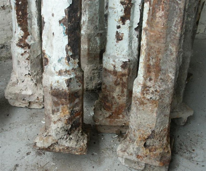 Antique & Reclaimed set of 10 victorian cast iron columns- SalvoWEB UK