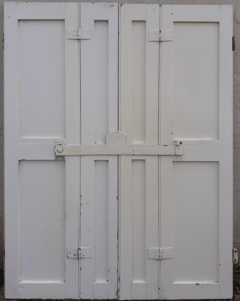 Antique & Reclaimed A set of Victorian pine window shutters.- SalvoWEB UK