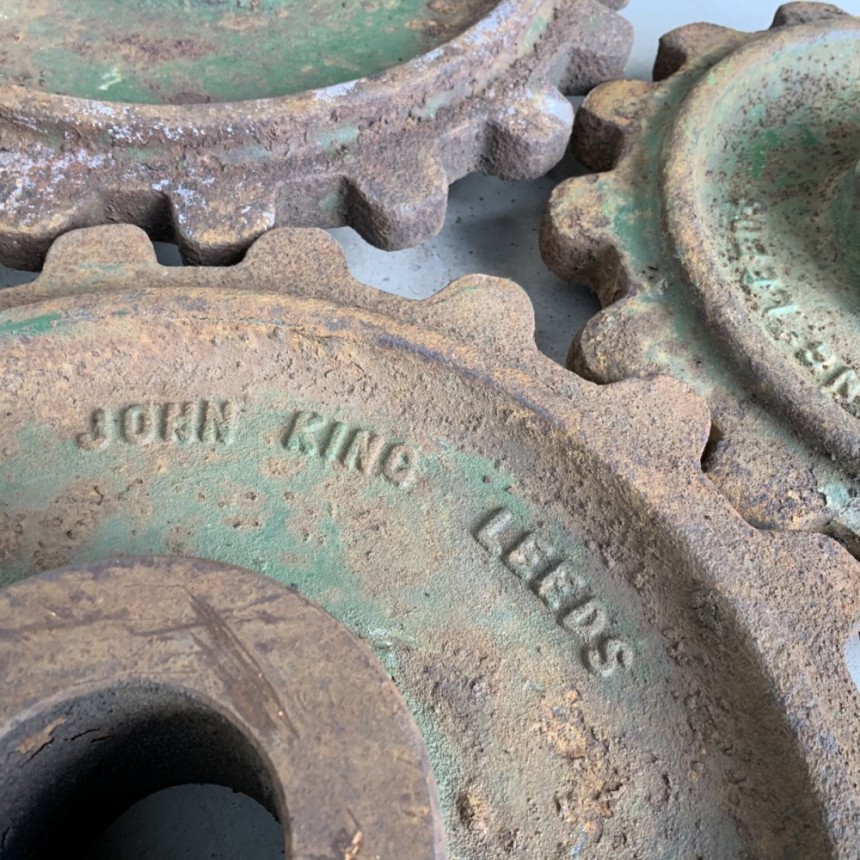 Antique & Reclaimed Set of 6 Large Reclaimed Cast Iron Cogs- SalvoWEB UK