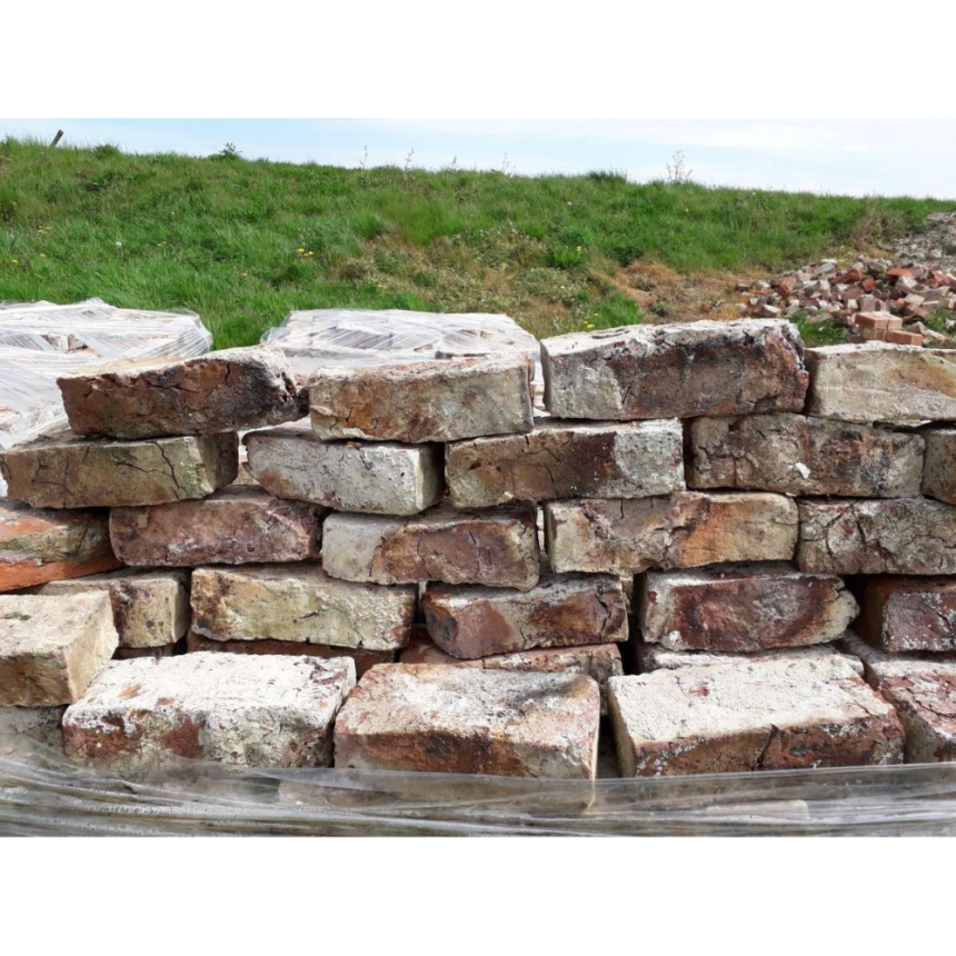 Antique & Reclaimed Lincolnshire Red Barn Bricks Circa 1840- SalvoWEB UK