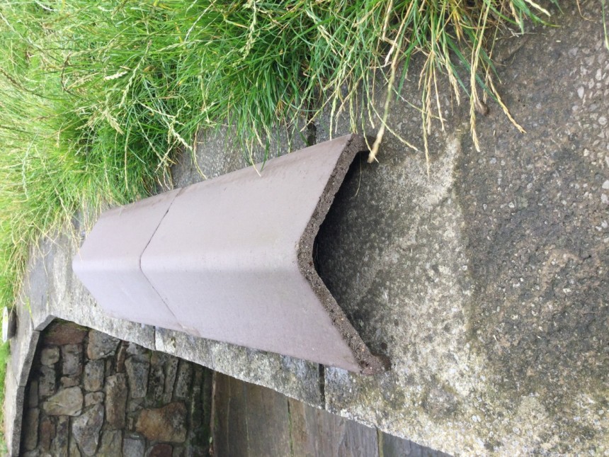 New & Repro New Sandtoft Legged Angle Ridge Tile Concrete Brown 400 ...