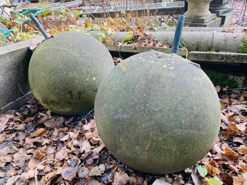 Antique & Reclaimed Stone Pillar Balls - SalvoWEB UK