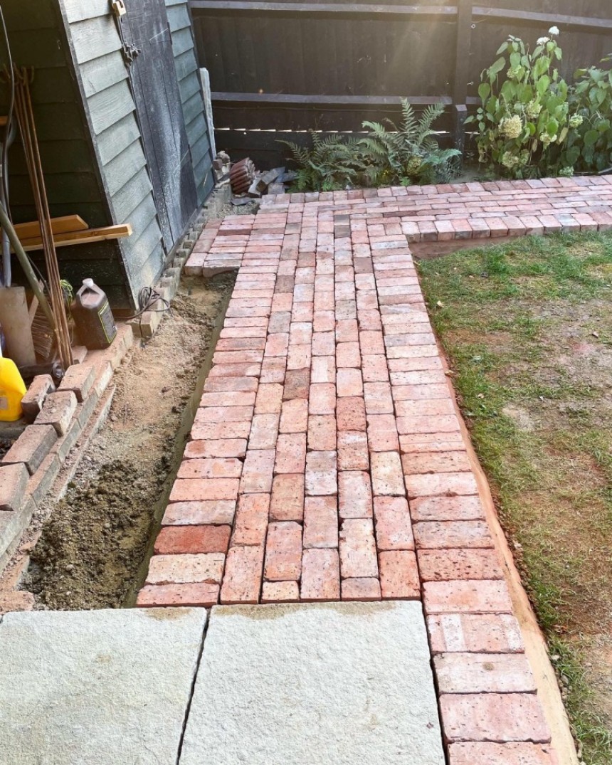 Antique & Reclaimed Reclaimed Clay Paving Bricks- SalvoWEB UK