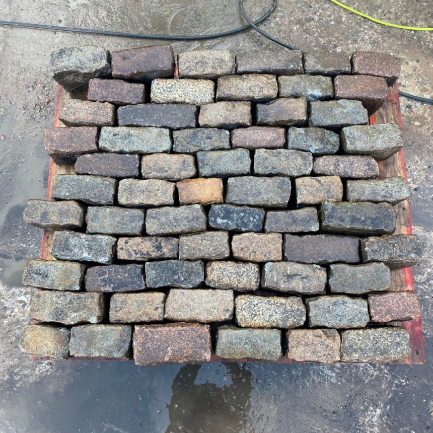 Antique & Reclaimed Reclaimed Mixed Granite Cobbles / Setts- SalvoWEB UK