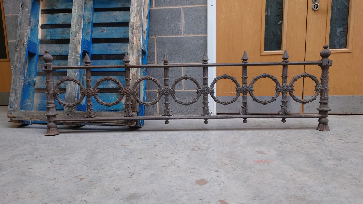 Antique & Reclaimed Cast Iron Pot Guard - SalvoWEB UK