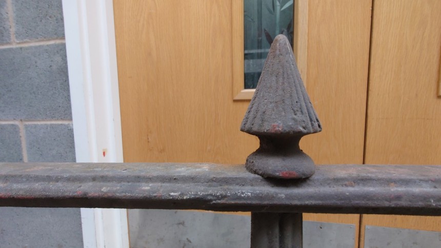 Antique & Reclaimed Cast Iron Pot Guard - SalvoWEB UK