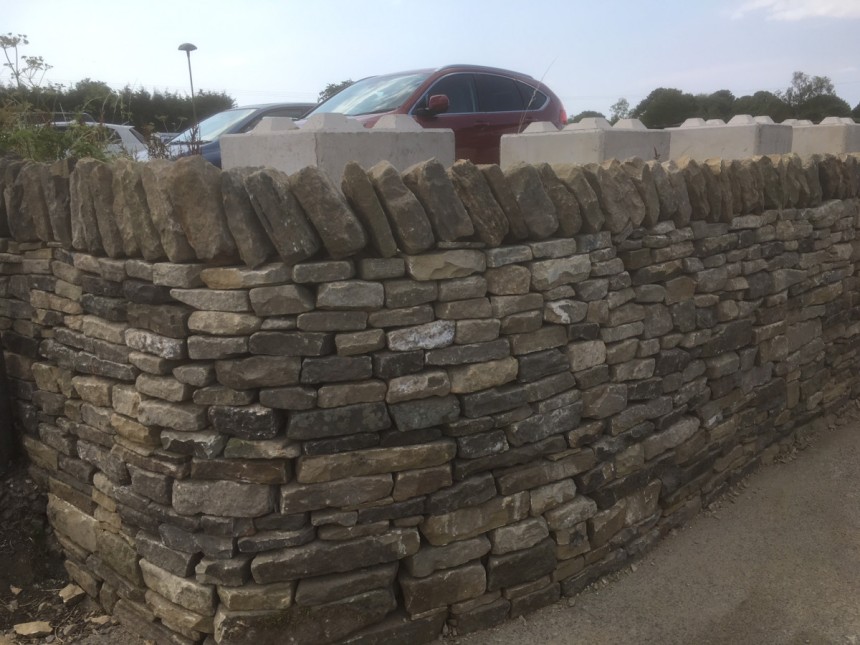 Antique & Reclaimed Yorkshire stone Dry-Stone Walling Stone- SalvoWEB UK
