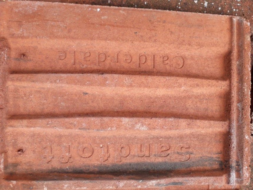 Antique & Reclaimed Red Sandtofd Interlocking Roof Tiles- SalvoWEB UK