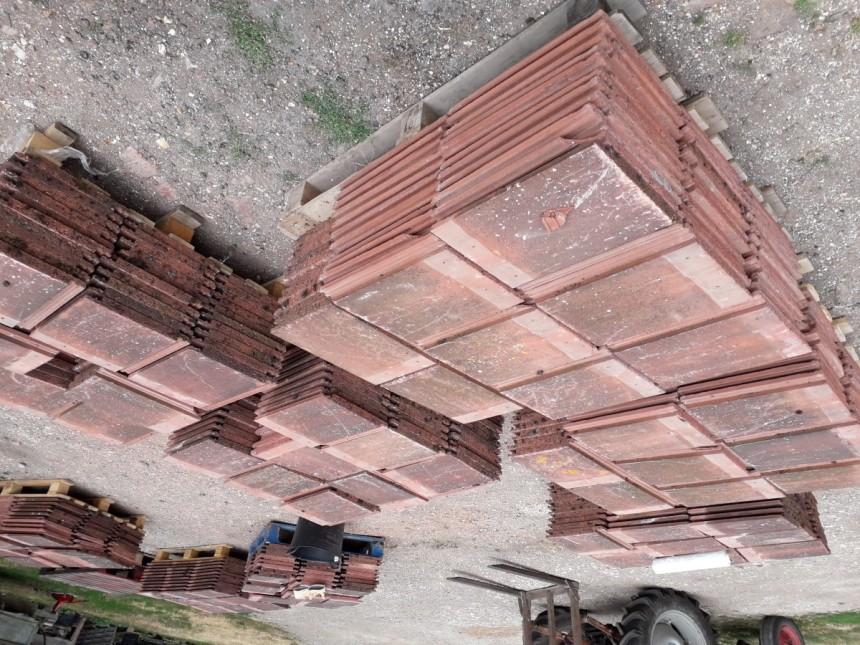Antique & Reclaimed Red Sandtofd Interlocking Roof Tiles- SalvoWEB UK