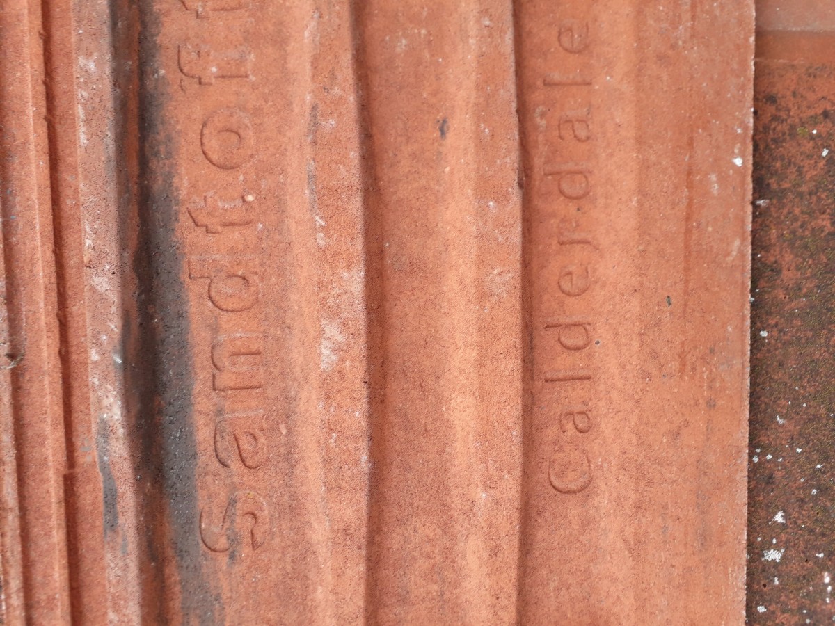 Antique & Reclaimed Red Sandtofd Interlocking Roof Tiles- SalvoWEB UK