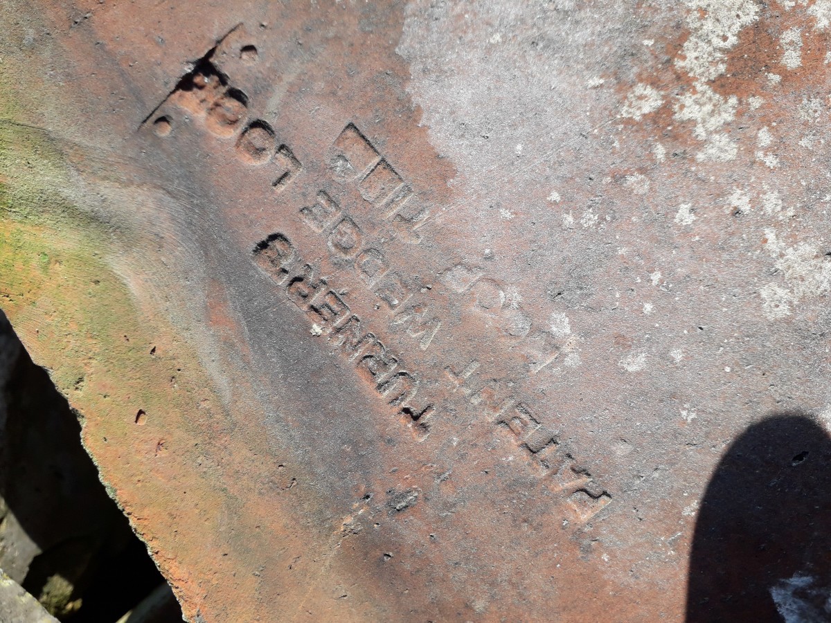 Antique & Reclaimed Turners patent Wedge lock Red Clay Pan Tiles ...