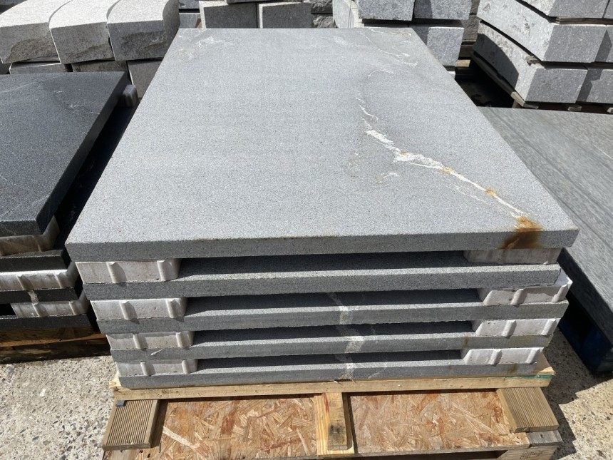 New & Repro New: Large granite slabs - SalvoWEB UK