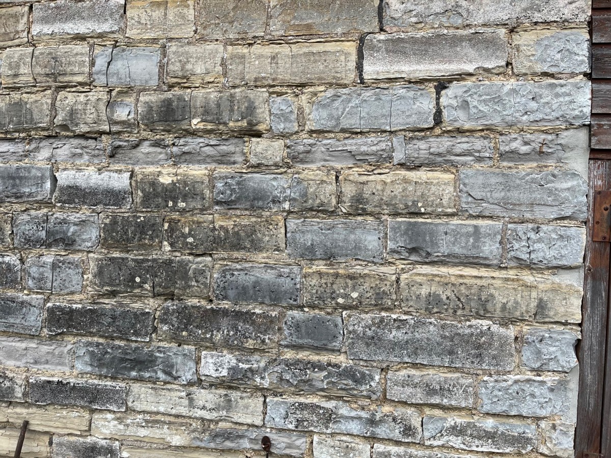 Antique & Reclaimed Reclaimed Blue Lias building stone- SalvoWEB UK