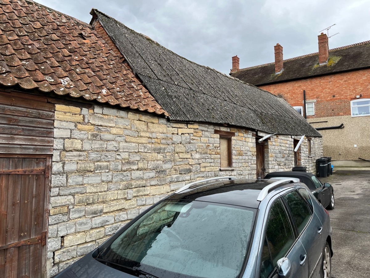 Antique & Reclaimed Reclaimed Blue Lias building stone- SalvoWEB UK