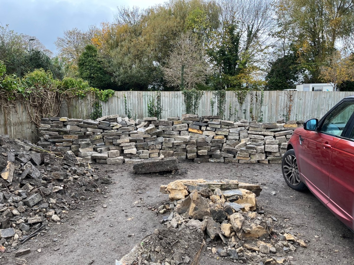 Antique & Reclaimed Reclaimed Blue Lias building stone- SalvoWEB UK