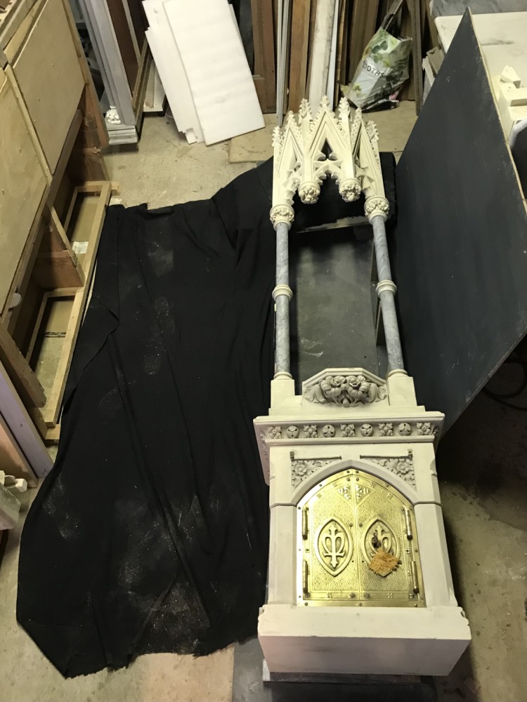 Antique & Reclaimed Gothic Limestone Tabernacle - SalvoWEB UK