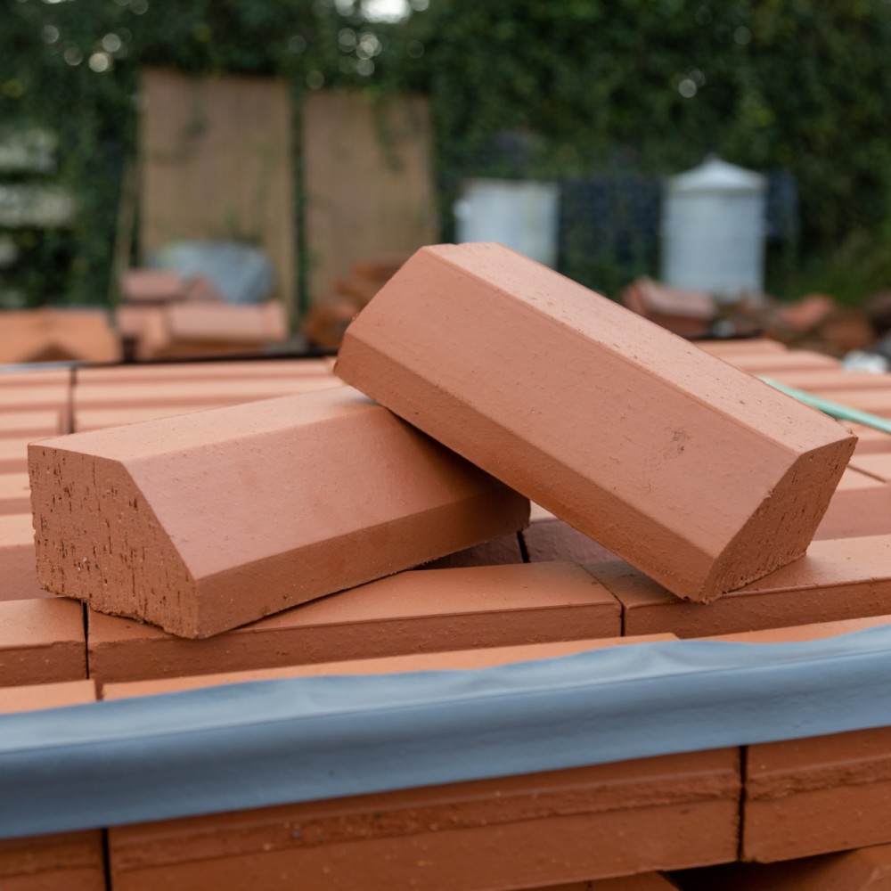 Antique & Reclaimed Engineering Sill/Plinth Bricks - SalvoWEB UK