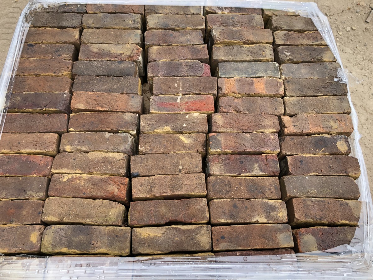 Antique & Reclaimed Reclaimed Bricks 20,000 Available - SalvoWEB UK