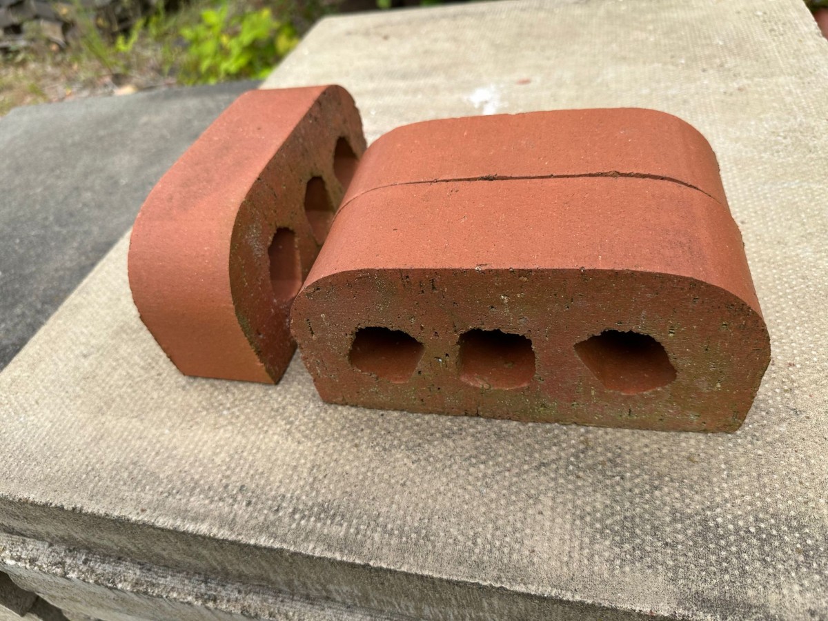 New & Repro New Red Double Bullnose Bricks- SalvoWEB UK