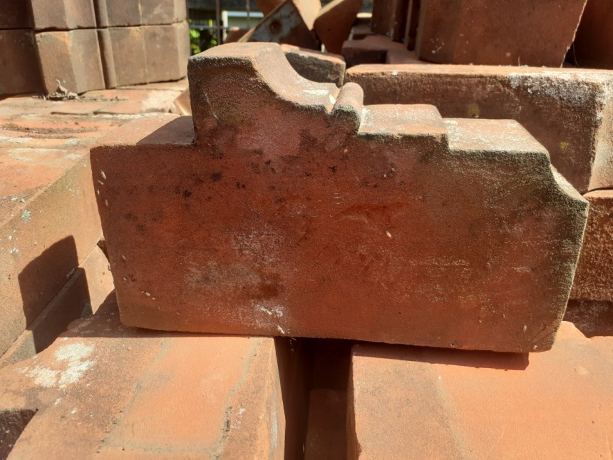 Antique & Reclaimed Moulded Bricks- SalvoWEB UK