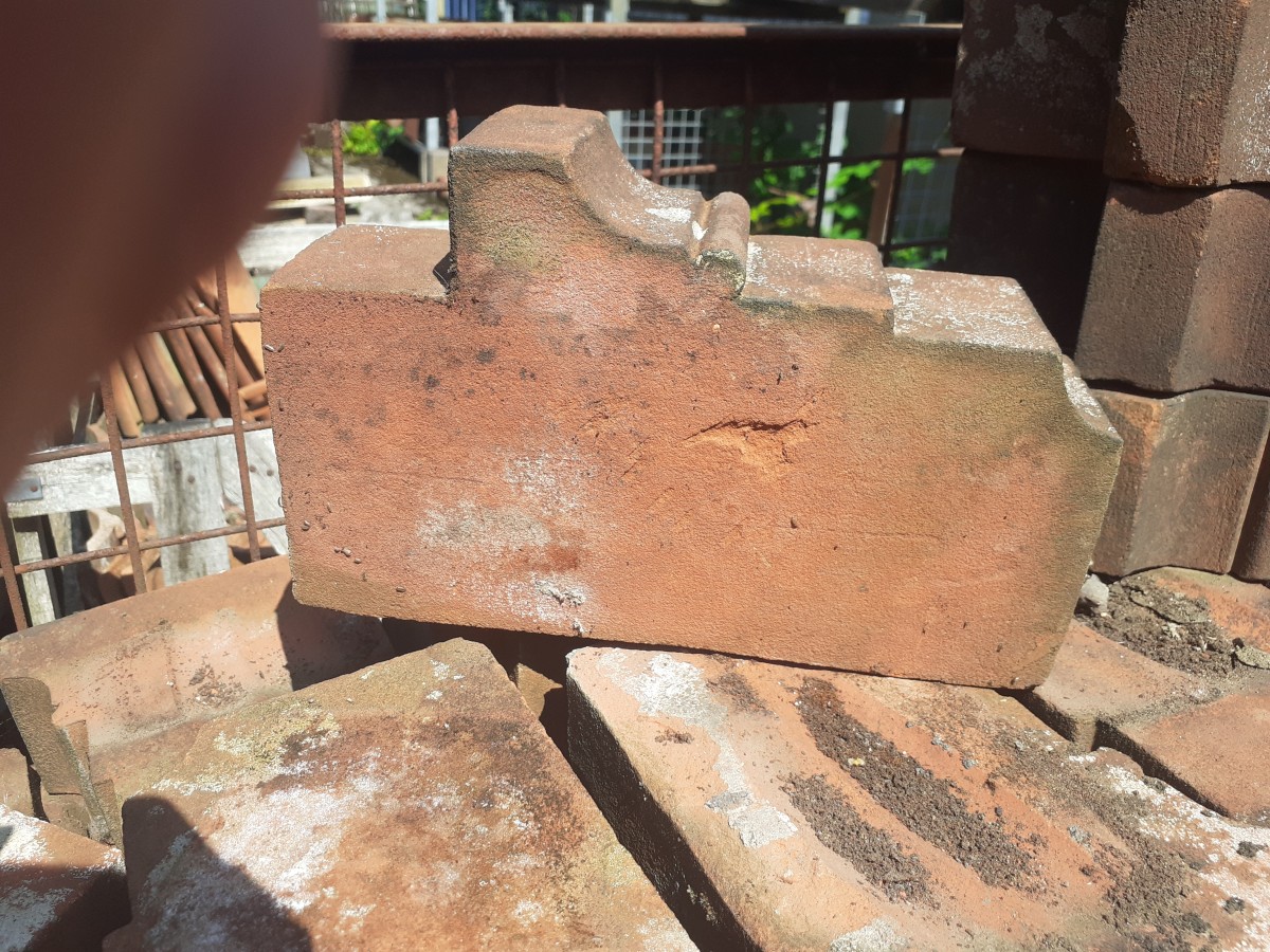Antique & Reclaimed Moulded Bricks- SalvoWEB UK