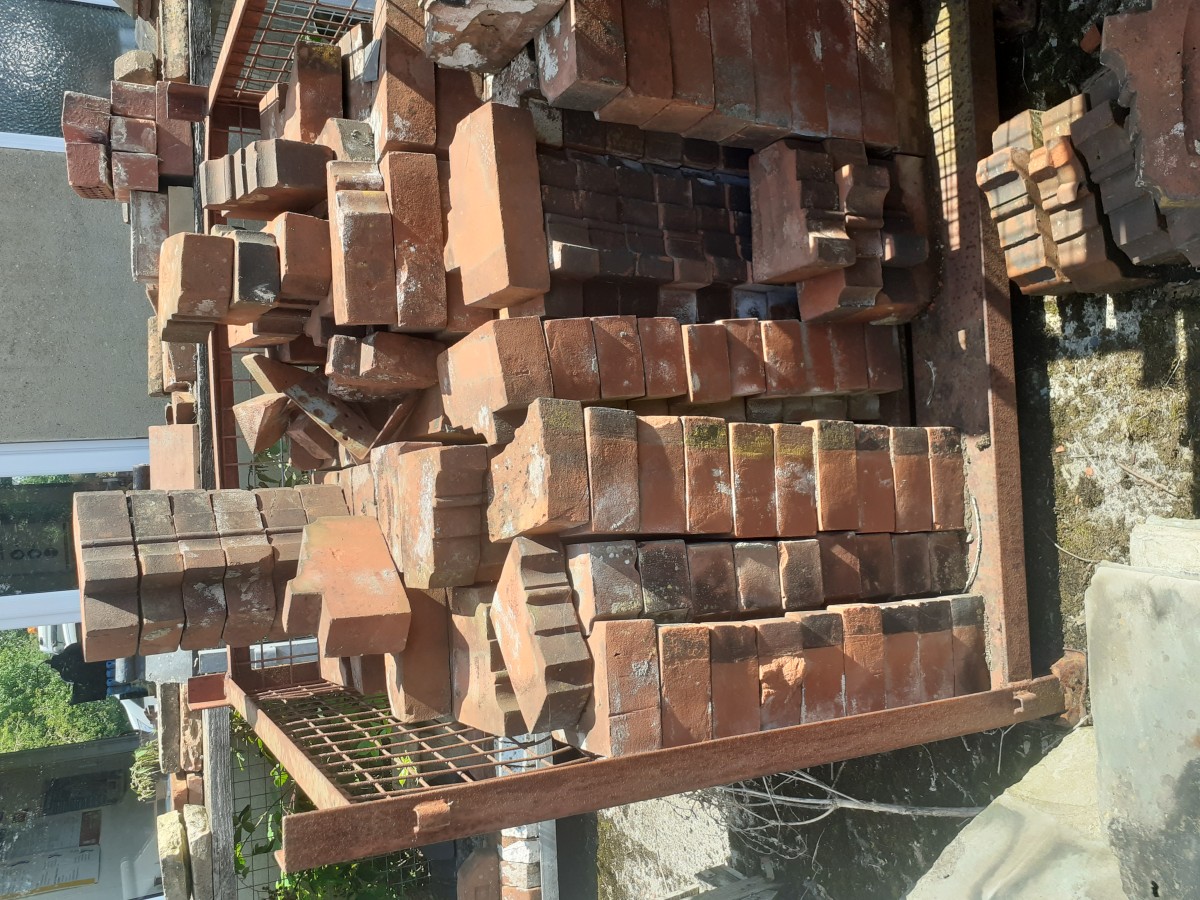 Antique & Reclaimed Moulded Bricks- SalvoWEB UK