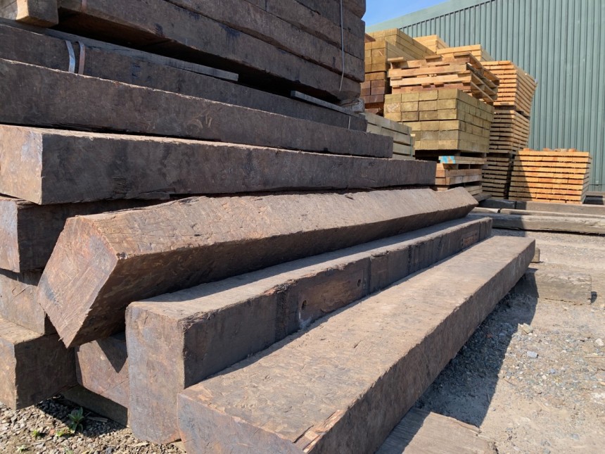 Antique & Reclaimed Reclaimed Oak Railway Sleepers- SalvoWEB UK