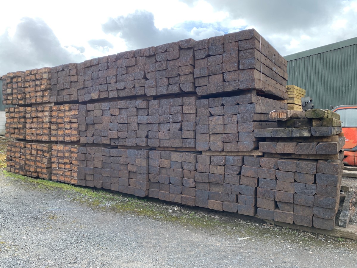 Antique & Reclaimed Reclaimed Oak Railway Sleepers- SalvoWEB UK