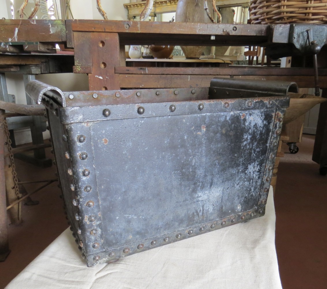 Antique & Reclaimed Antique galvanised riveted tank / Trough / Quencher ...