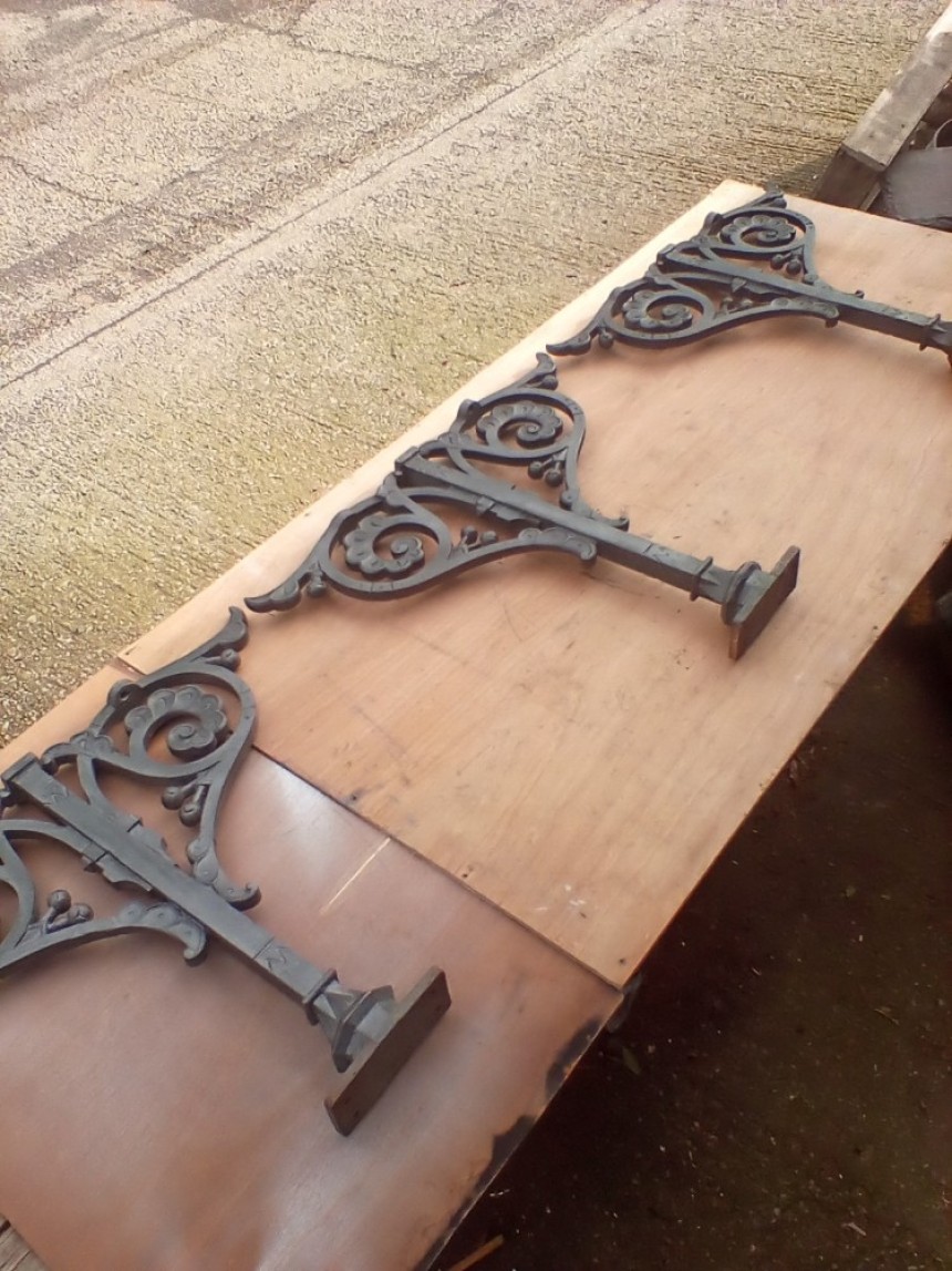 Antique & Reclaimed Original Cast Iron Church Balustrading- SalvoWEB UK
