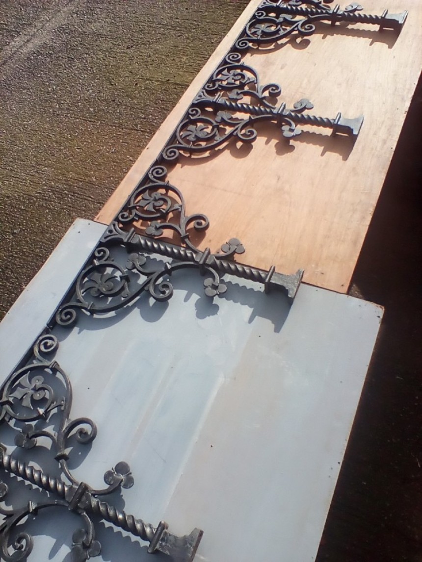 Antique & Reclaimed Original Cast Iron Church Balustrading- SalvoWEB UK