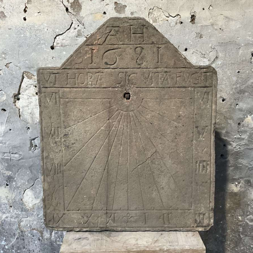 Antique & Reclaimed Rare 17th Century Antique English Stone Sundial ...