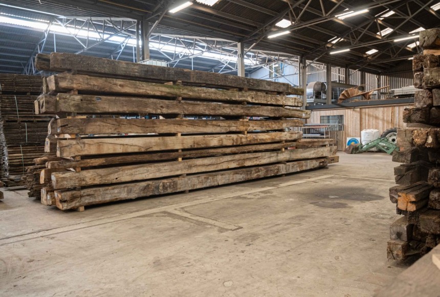 Antique & Reclaimed Reclaimed oak beams - good long lengths- SalvoWEB ...