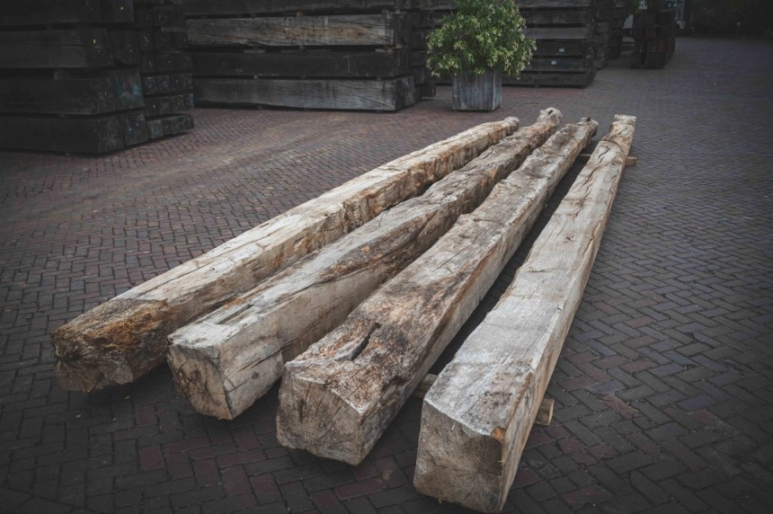 Antique & Reclaimed Reclaimed oak beams - good long lengths- SalvoWEB ...