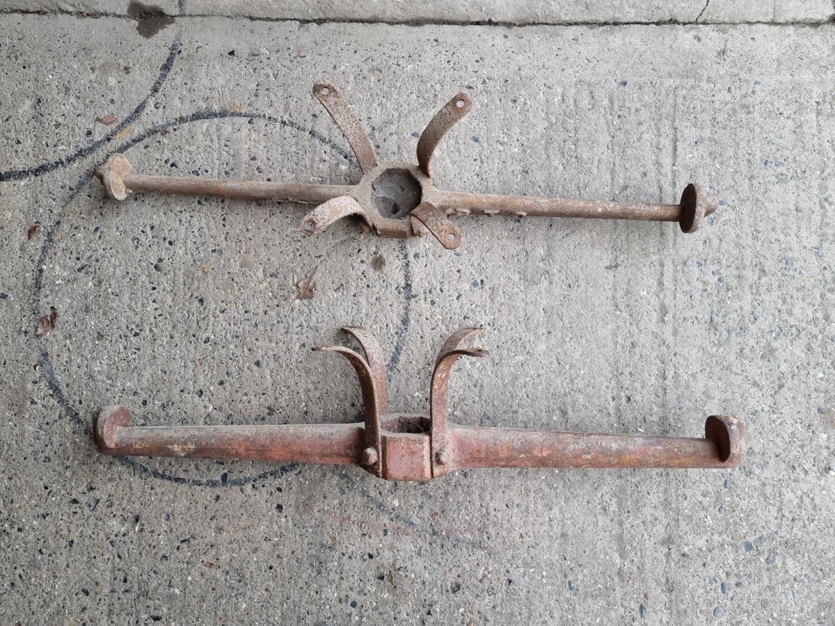 Antique & Reclaimed Antique Large Cast Iron Ladder Bars- SalvoWEB UK