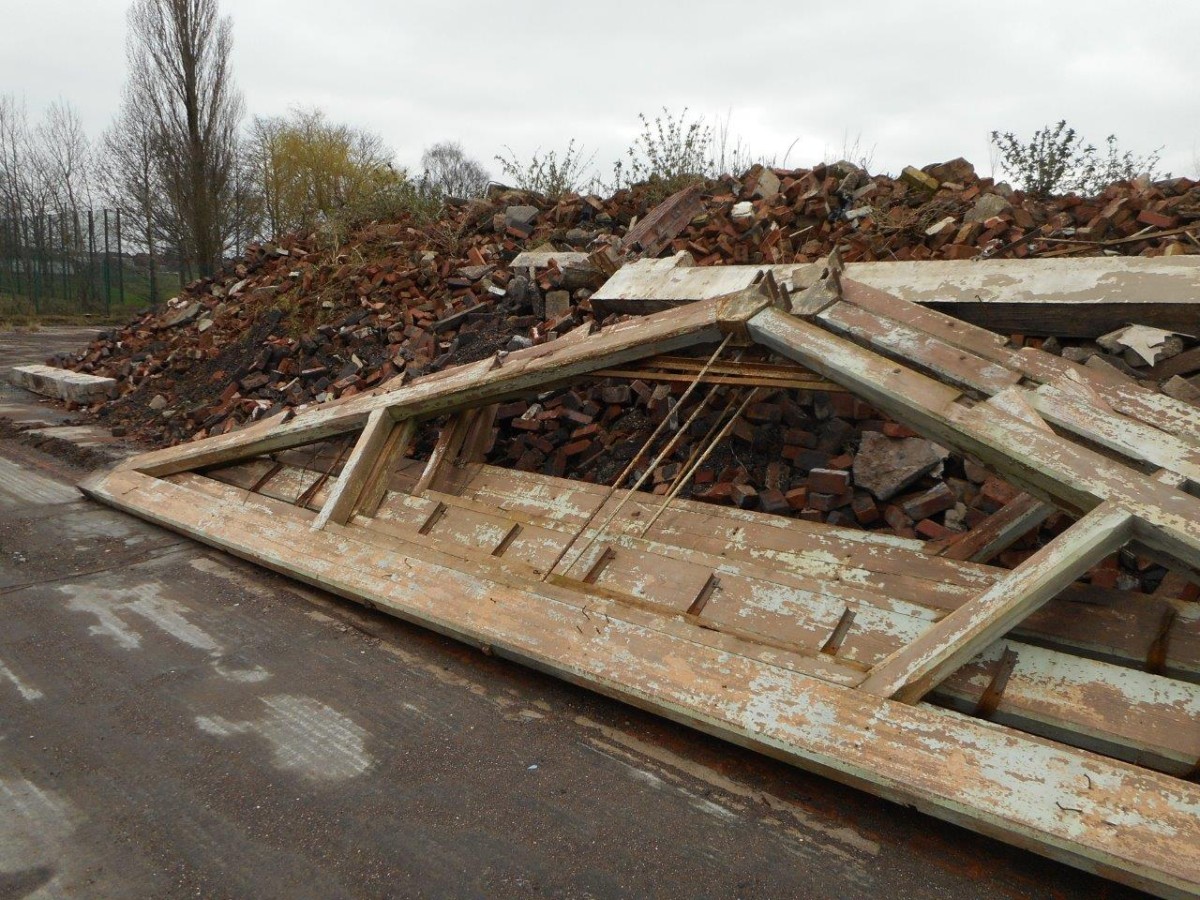 Antique & Reclaimed Timber trusses - set of 4 no 8.900mtr wide- SalvoWEB UK