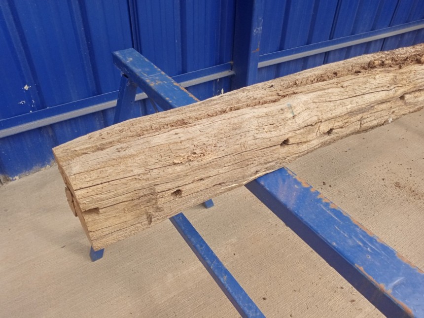 Antique & Reclaimed Reclaimed Oak timber beam 10 foot long- SalvoWEB UK