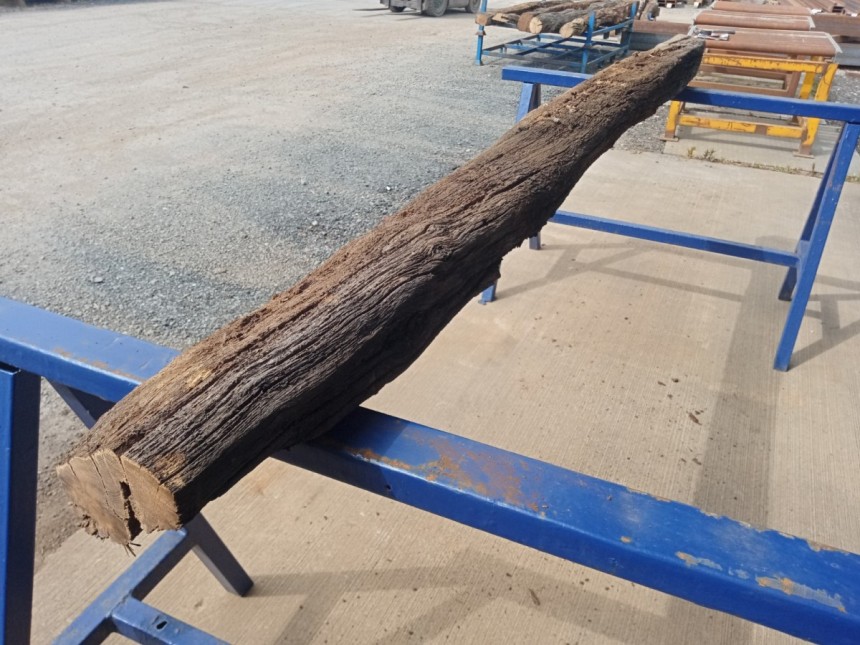 Antique & Reclaimed Reclaimed Oak timber beam 10 foot long- SalvoWEB UK