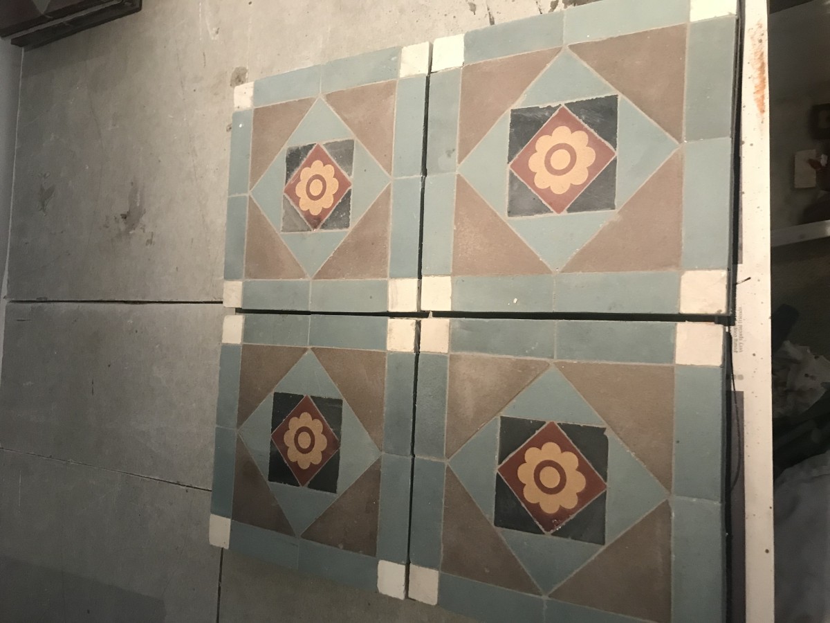 Antique & Reclaimed Original Encaustic Floor Tiles- SalvoWEB UK
